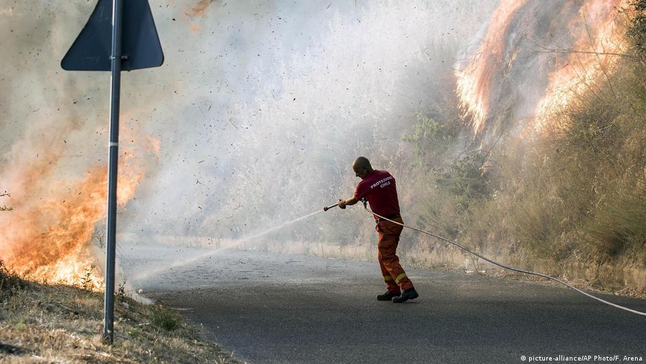 Wildfires rage through Southeast Europe – DW – 07/19/2017