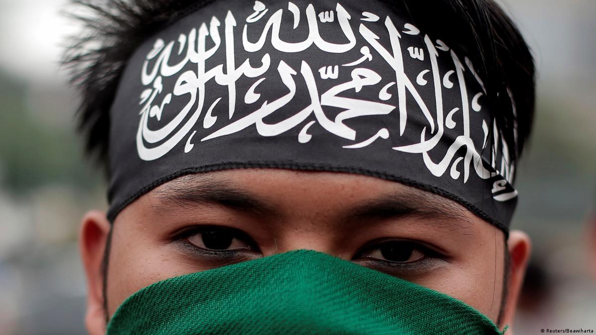 Indonesia goes after Islamists - finally – DW – 07/20/2017