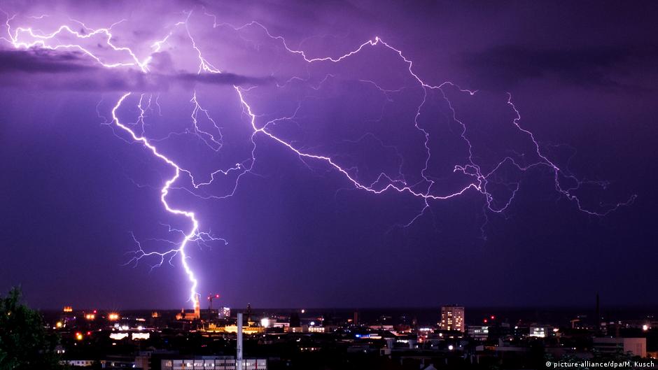 Germany: Family hit by lightning at birthday party – DW – 07/29/2018