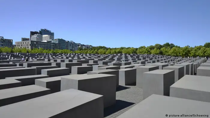 Holocaust memorial in Berlin, (picture-alliance/Schoening)