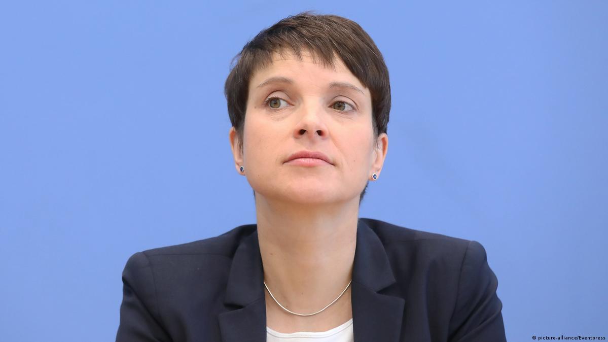 German state set to lift immunity for AfD's Frauke Petry – DW – 08/17/2017
