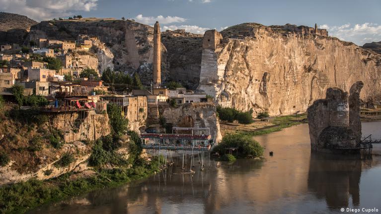 Ancient settlement primed for flooding in Turkey – DW – 08/23/2017