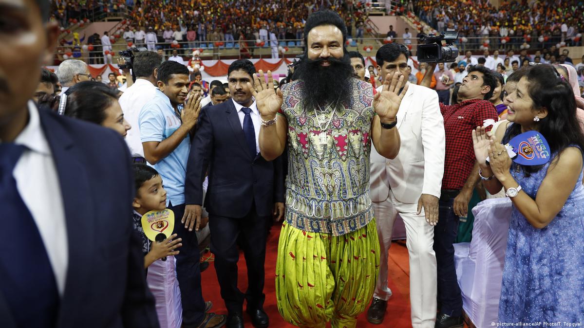Self-styled guru Ram Rahim Singh gets 20 years – DW – 08/28/2017
