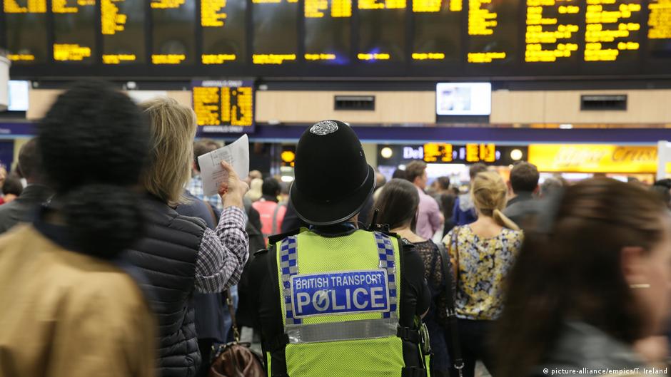 London police detain train attack suspect – DW – 09/16/2017