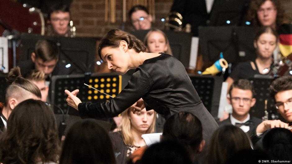 Tops and flops in Germany's "Oper!-Award" – DW – 12/01/2020