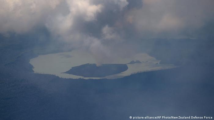 More than 120,000 flee Bali, Vanuatu evacuates island as fears of ...