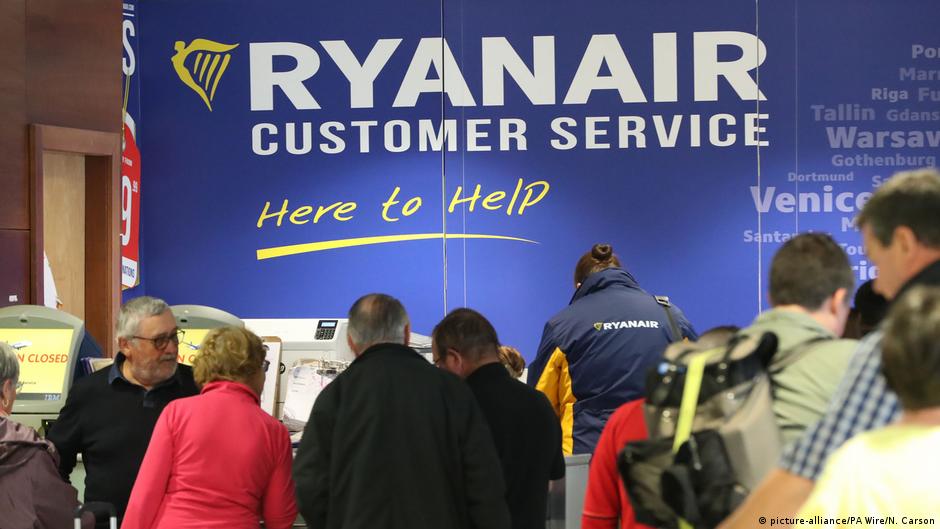 Ryanair pilots lift strike threat