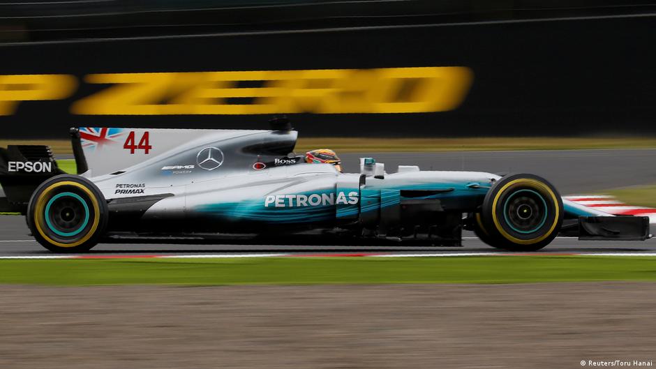 Hamilton blazes to track record in Japan – DW – 10/07/2017