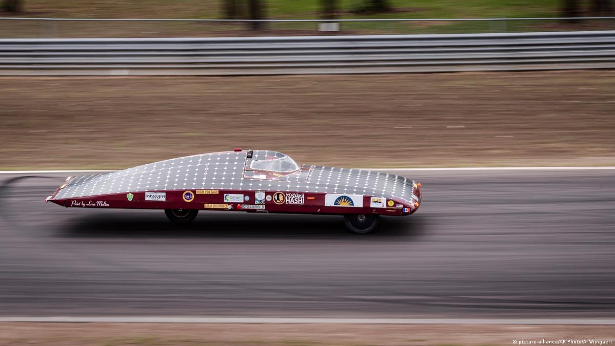 World solar car race begins in Australia – DW – 10/08/2017