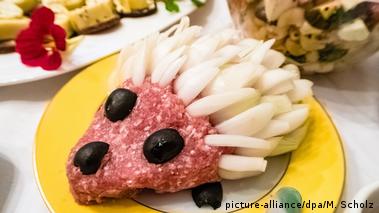 Sculptures of raw meat and other weird German foods