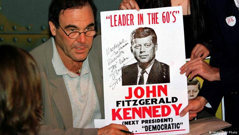 Tracing conspiracy theories in film – DW – 05/19/2020