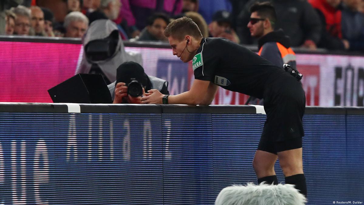 Opinion: VAR sucks the emotion out of football – DW – 02/17/2018