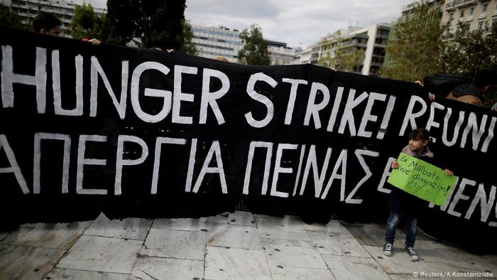 Refugees Protest In Greece For Family Reunification In Germany DW refugees-protest-in-greece-for-family-reunification-in-germany-dw