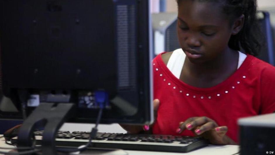 Programming for girls in South Africa – DW – 11/20/2017