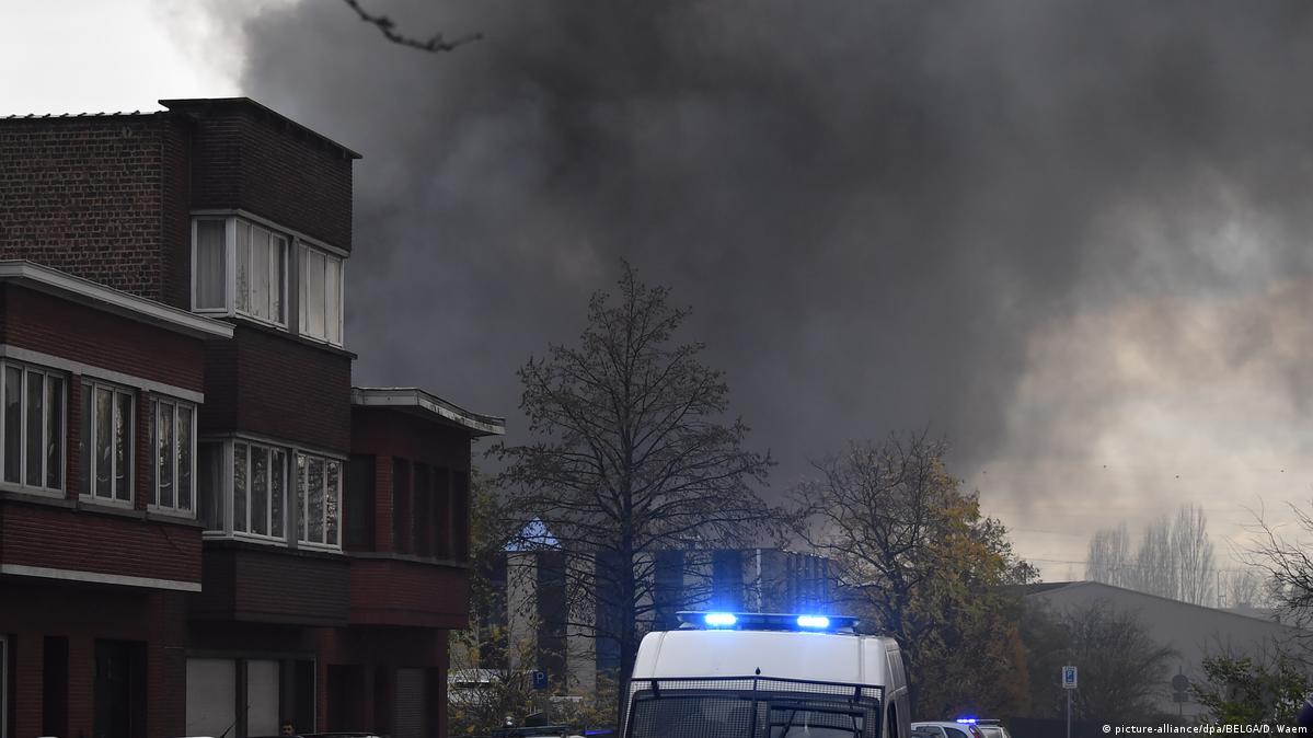 Waffle smoke wafts across Brussels – DW – 11/23/2017