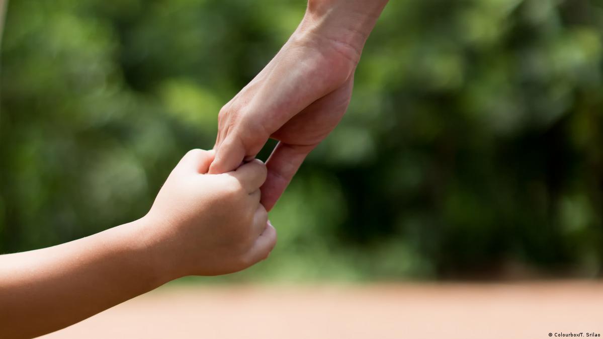 The benefits of physical touch – DW – 11/27/2019