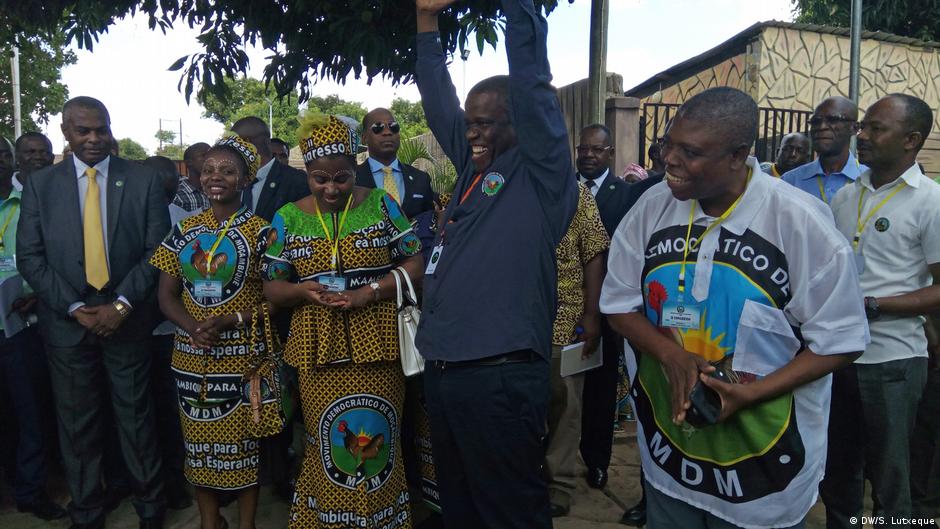 Daviz Simango é o candidato do MDM às eleições de 2019 – DW – 09/12/2017