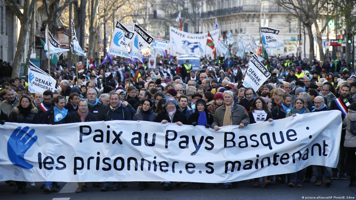 Basque protesters call for ETA prisoner rights – DW – 12/09/2017