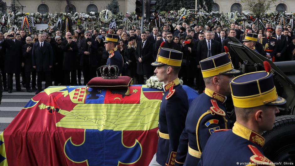 Romanian former King Michael given state funeral – DW – 12/16/2017