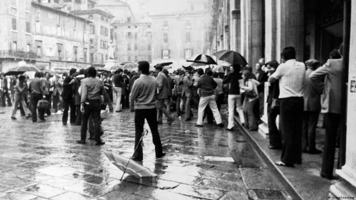 Neo-fascist extradited to Italy over 1974 attack – DW – 12/19/2017