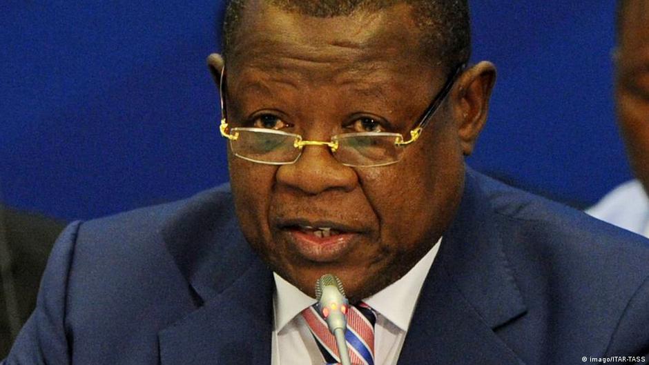 Lambert Mende confirme: Joseph Kabila respectera la constitution – DW ...