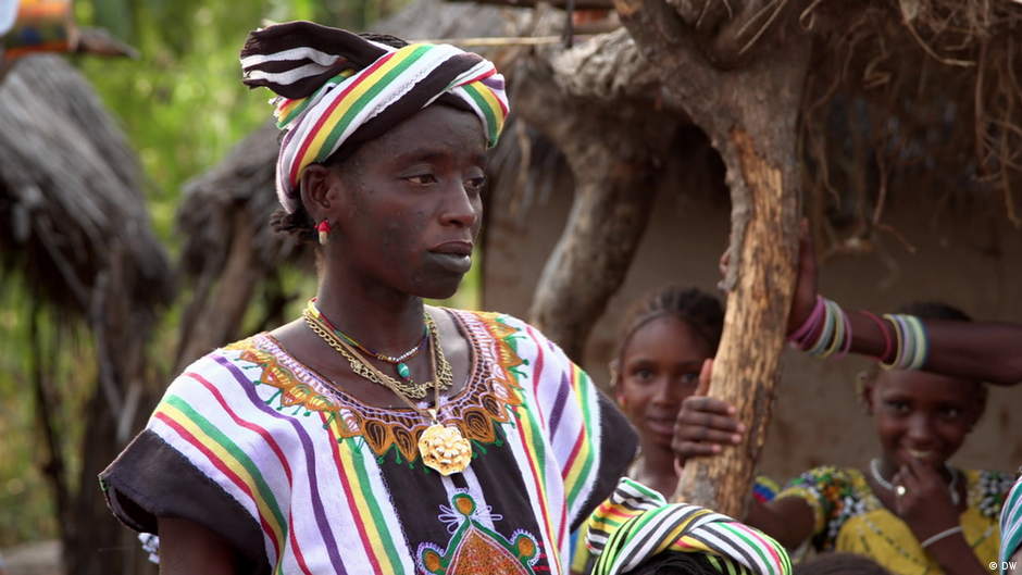 The 77 Percent: African identity – DW – 01/23/2018