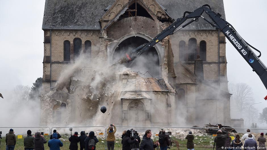 Unused church torn down in Germany for coal mine – DW – 01/10/2018