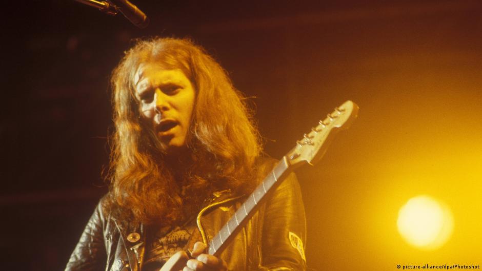 Motörhead guitarist 'Fast' Eddie Clarke dies – DW – 01/11/2018