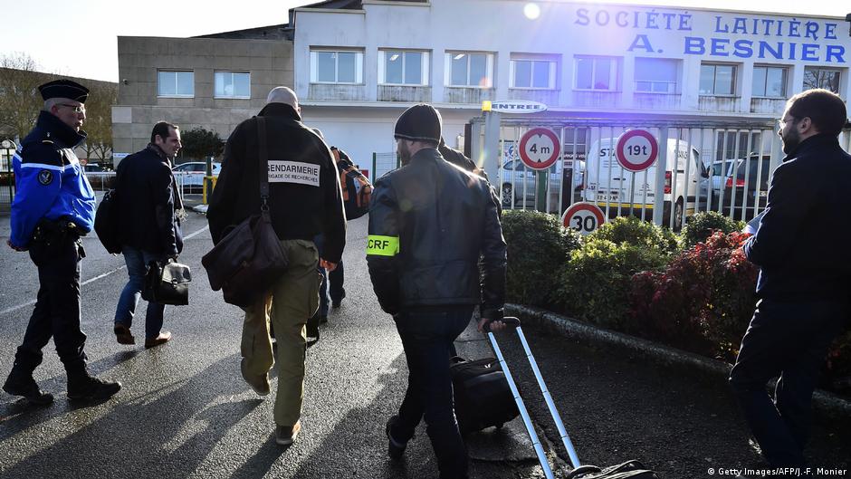 Police raid Lactalis after baby milk scandal – DW – 01/17/2018