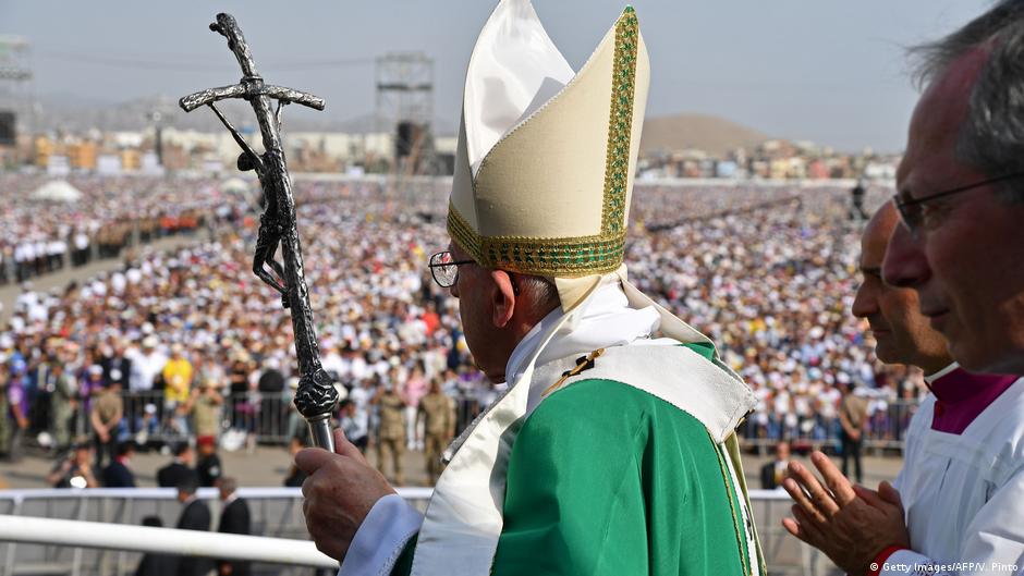 Pope Francis presides over final Mass in Peru