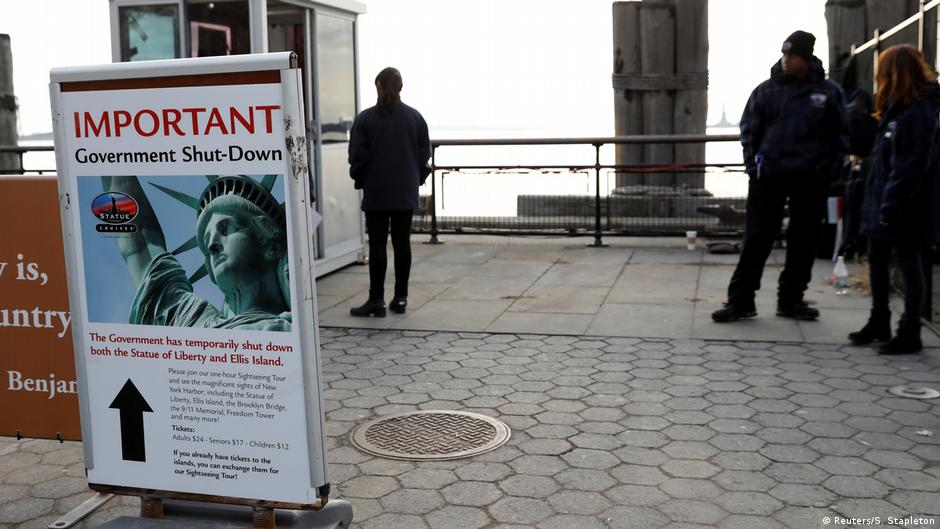 US shutdown extended as key vote delayed