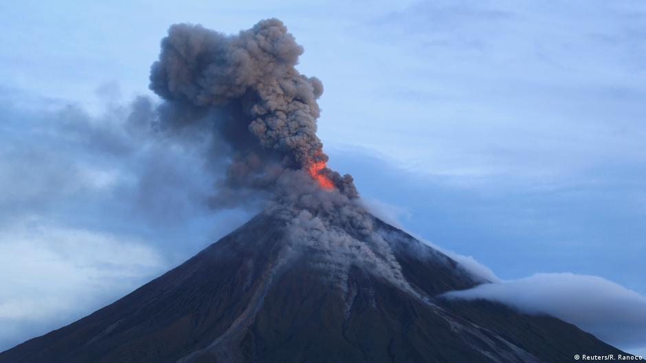 Mayon volcano's ash is the biggest threat – DW – 01/26/2018
