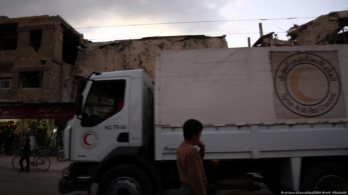 First aid convoy in months reaches Syrian town