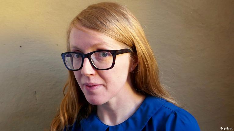 Elizabeth Grenier – DW