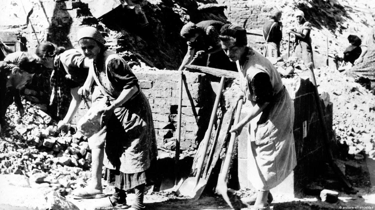 Women's movements in Germany — a long history – DW – 03/07/2024