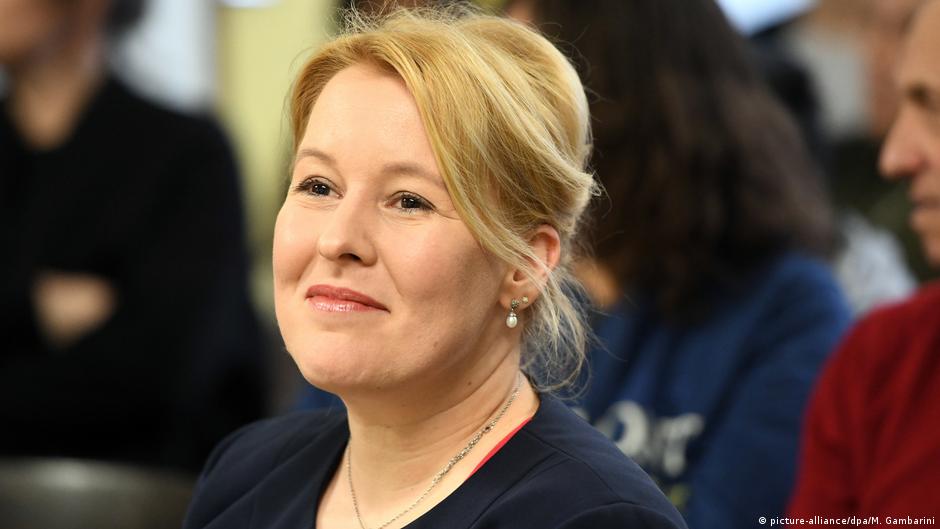 Merkel's next cabinet part of a youth trend – DW – 03/11/2018