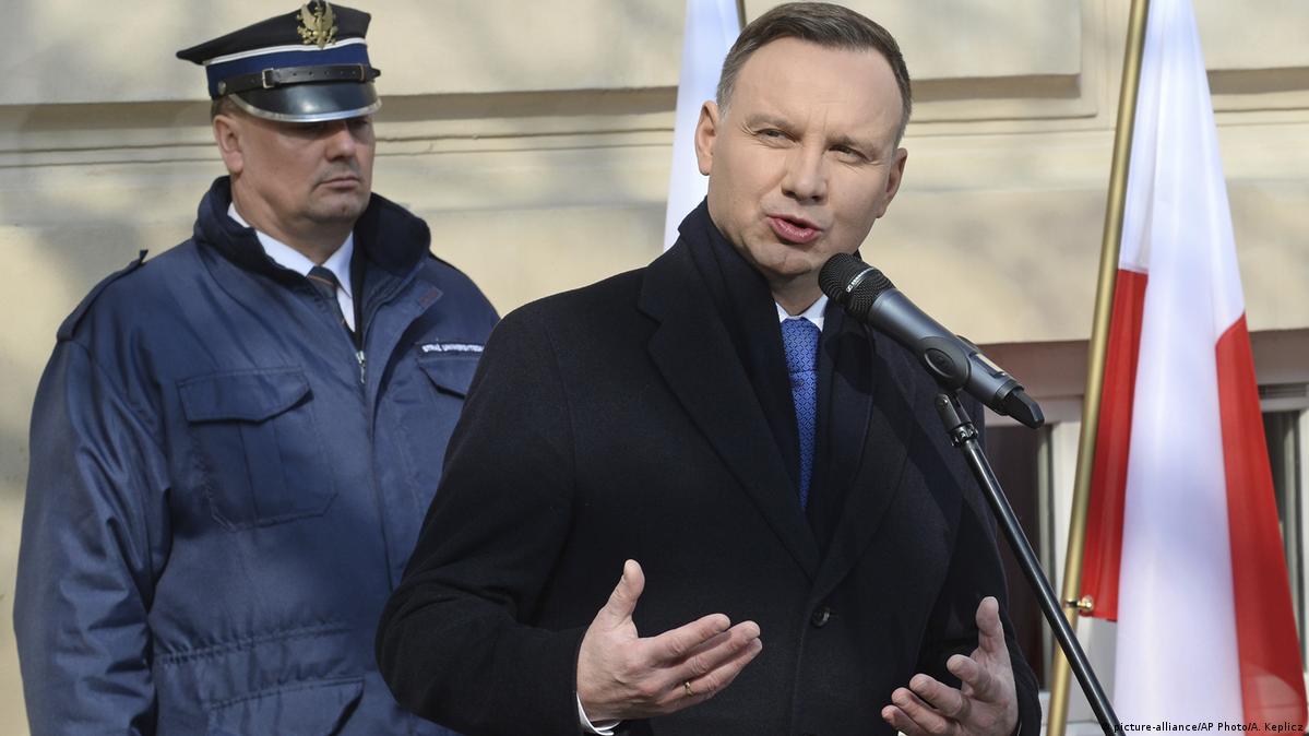 Polish president's reprieve for communist-era officers