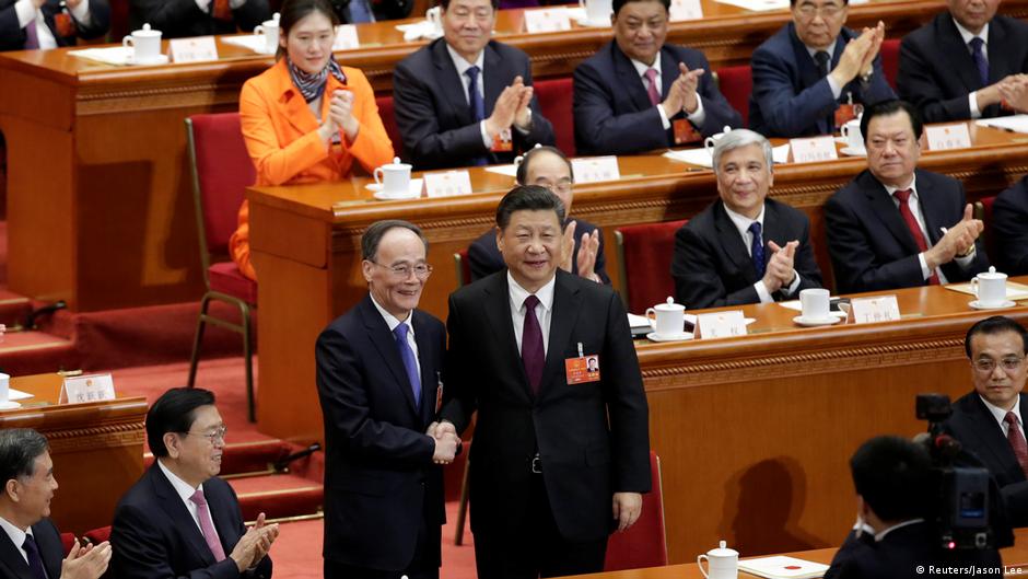 China's President Xi Jinping sworn in again – DW – 03/17/2018