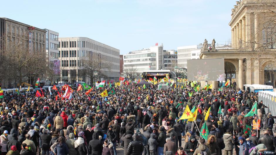 German Kurds march against Afrin 'massacre' – DW – 03/17/2018
