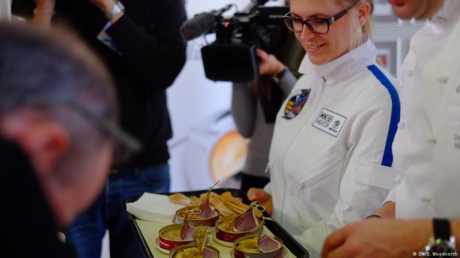 Things you have to think about when eating in zero gravity – DW – 03/27 ...