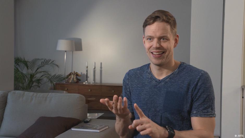 Deaf rapper Signmark – DW – 03/22/2018