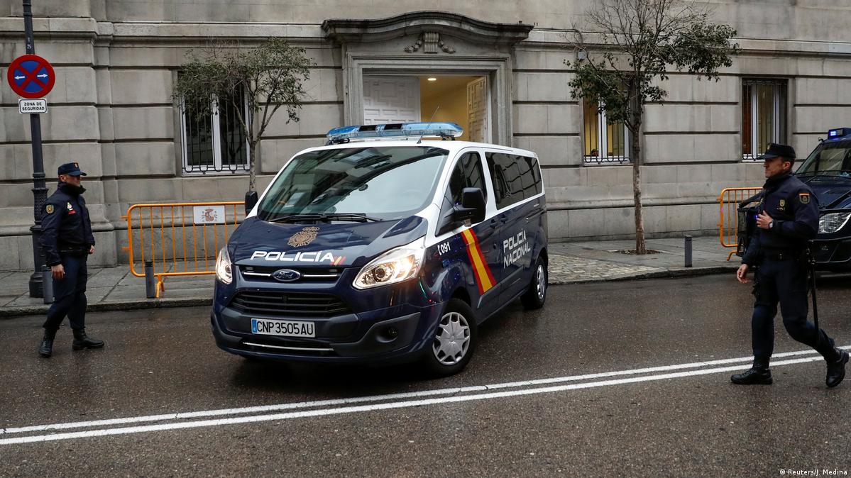 Spain jails 5 Catalan leaders, 25 charged – DW – 03/23/2018