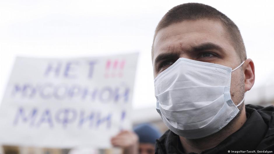 Toxic landfill prompts protests in Russia – DW – 04/01/2018