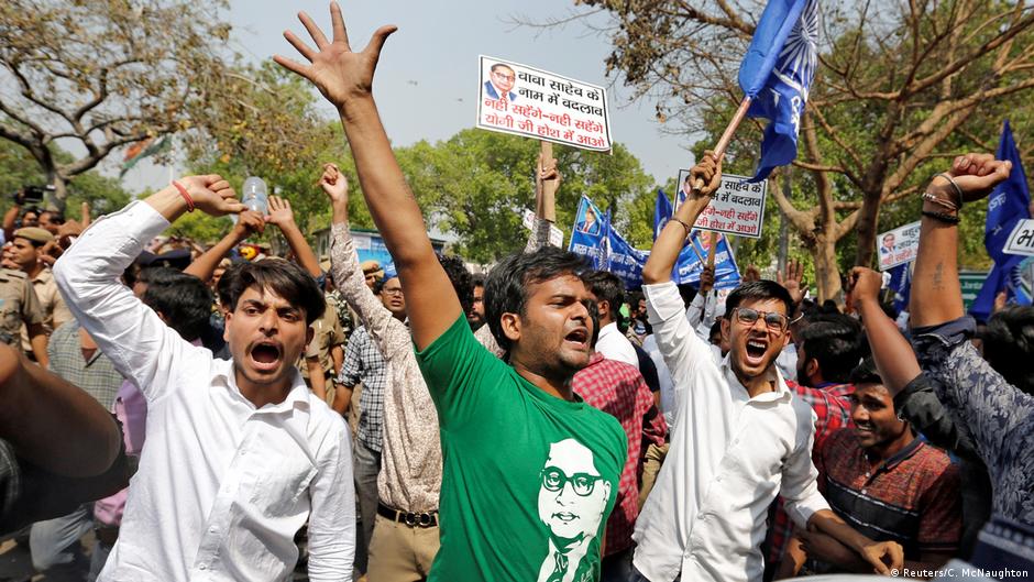 Deadly Dalit caste protests hit India – DW – 04/03/2018