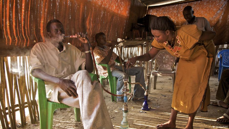 The 77 Percent: Africa's 'stormy' shisha cloud – DW – 04/10/2018