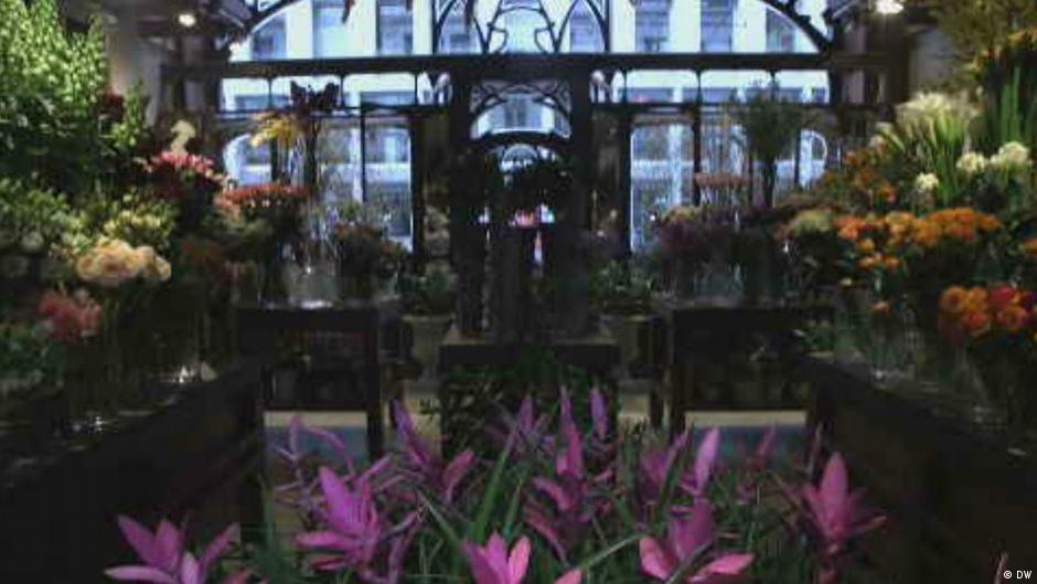 The master of flower arrangements – DW – 04/15/2018