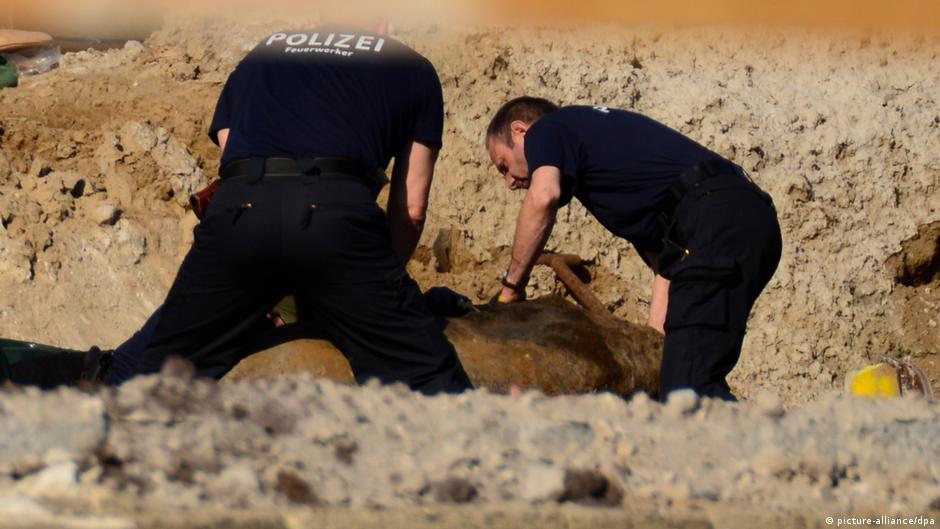 Central Berlin evacuated for World War II bomb removal