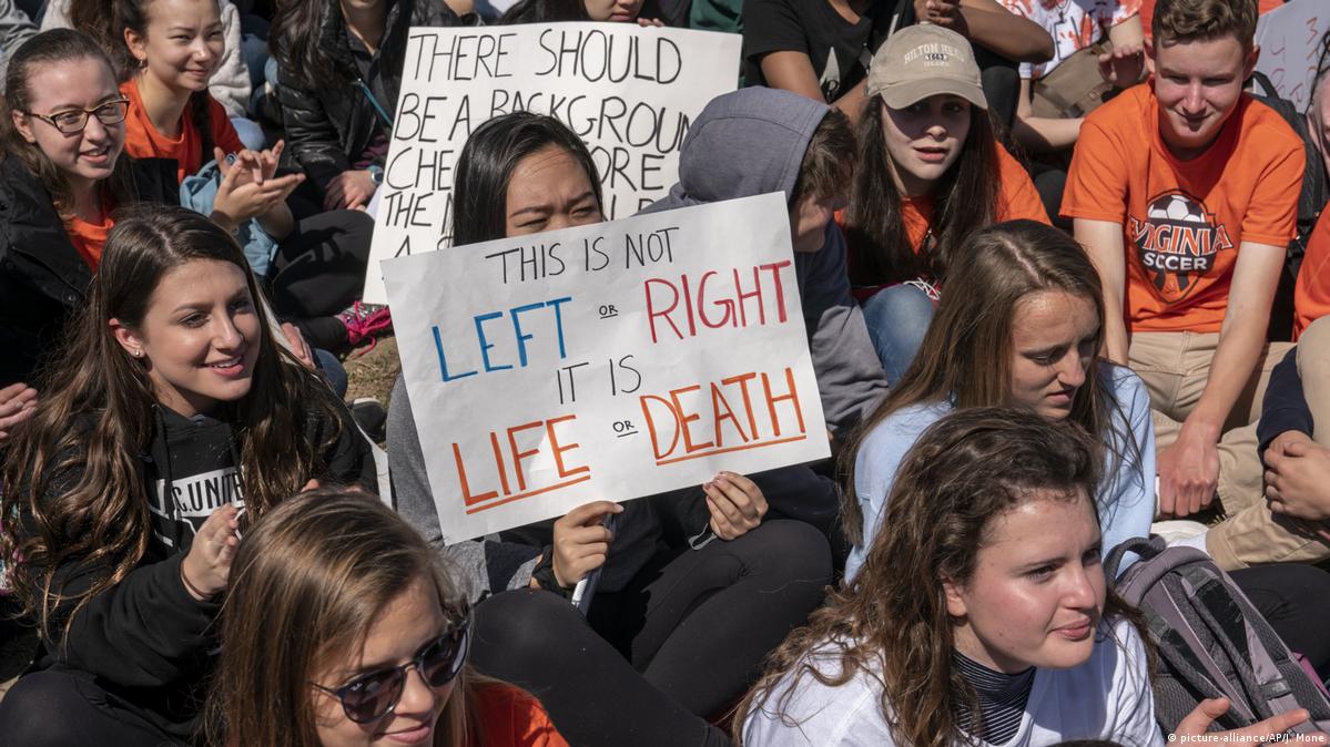 US students call for end to gun violence – DW – 04/20/2018