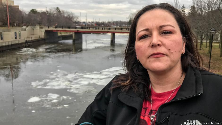 Female activists dominate top environmental prize – DW – 04/23/2018