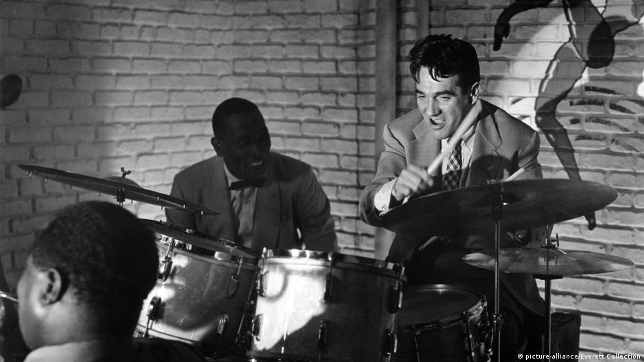 1909: Nascia um dos maiores bateristas de todos os tempos